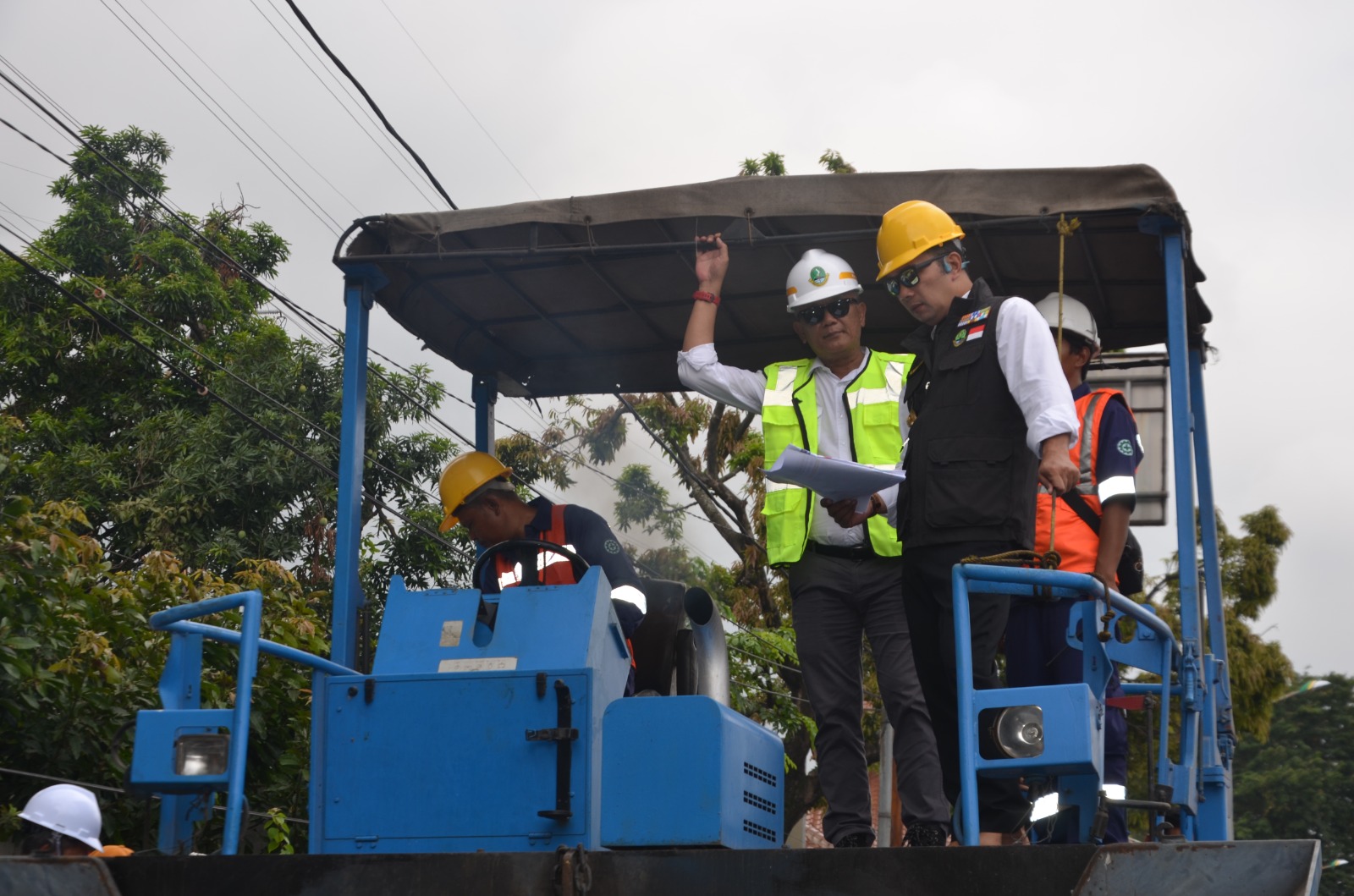 Ridwan Kamil: 2023 dan 2024 Tahun Ngaspal Jalan – Sumedang Ekspres