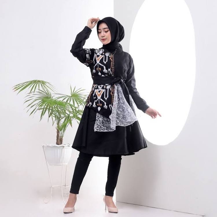 Model Tunik Batik Warna Hitam Sentuhan Elegan dalam Kecantikan ...