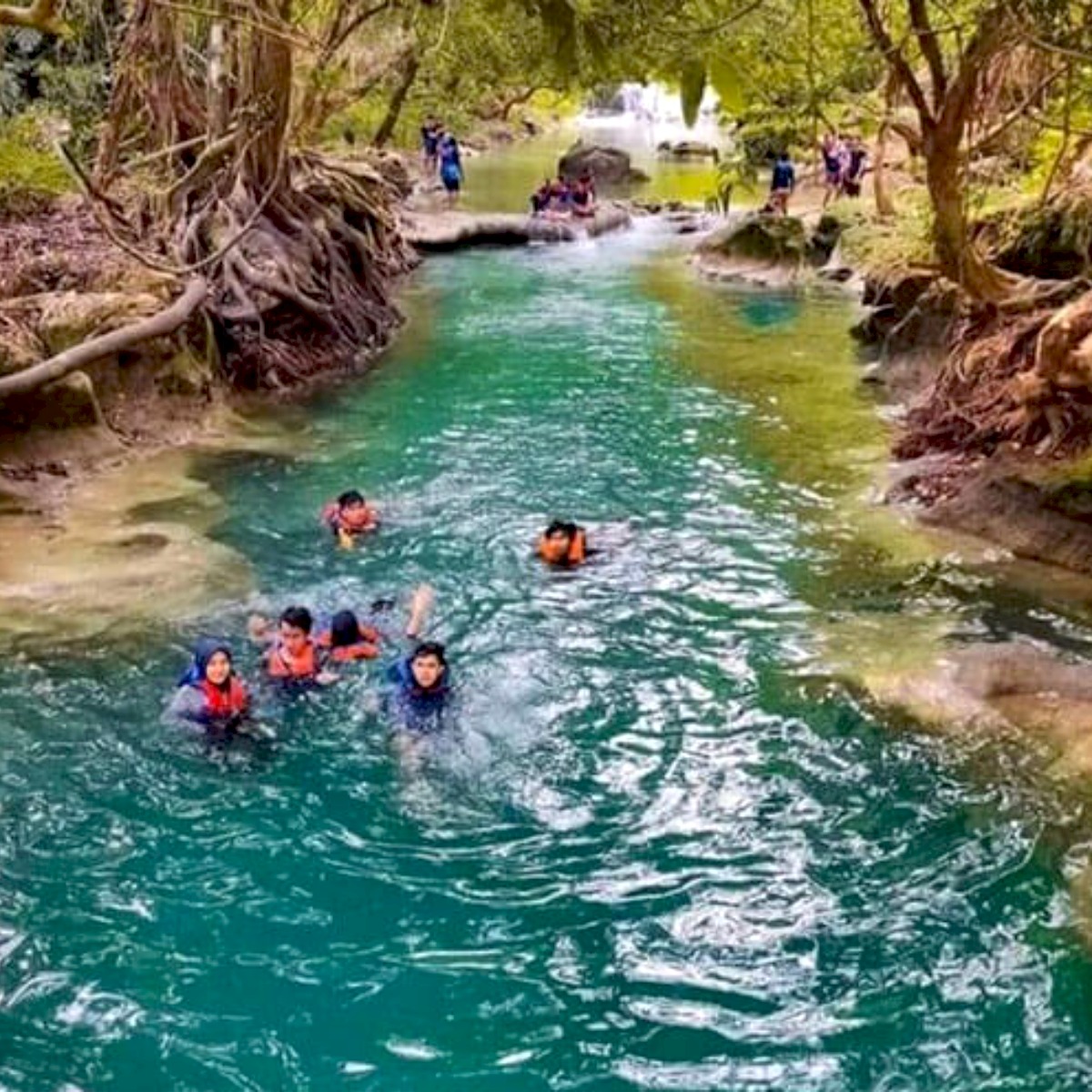 Pesona Wisata Citumang Pangandaran Body Rafting di Aliran Sungai yang ...