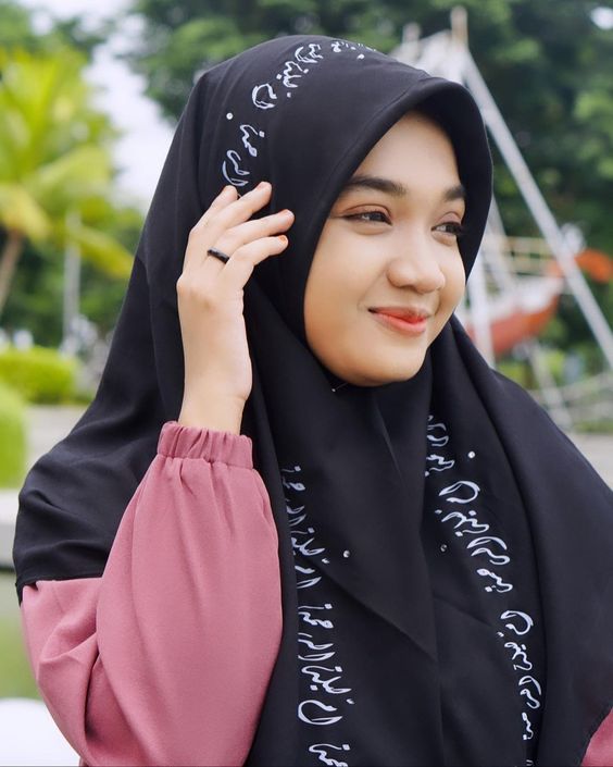 Siapa Suami Ning Umi Laila? Ternyata Ning Umi Laila Belum Menikah – Sumedang Ekspres