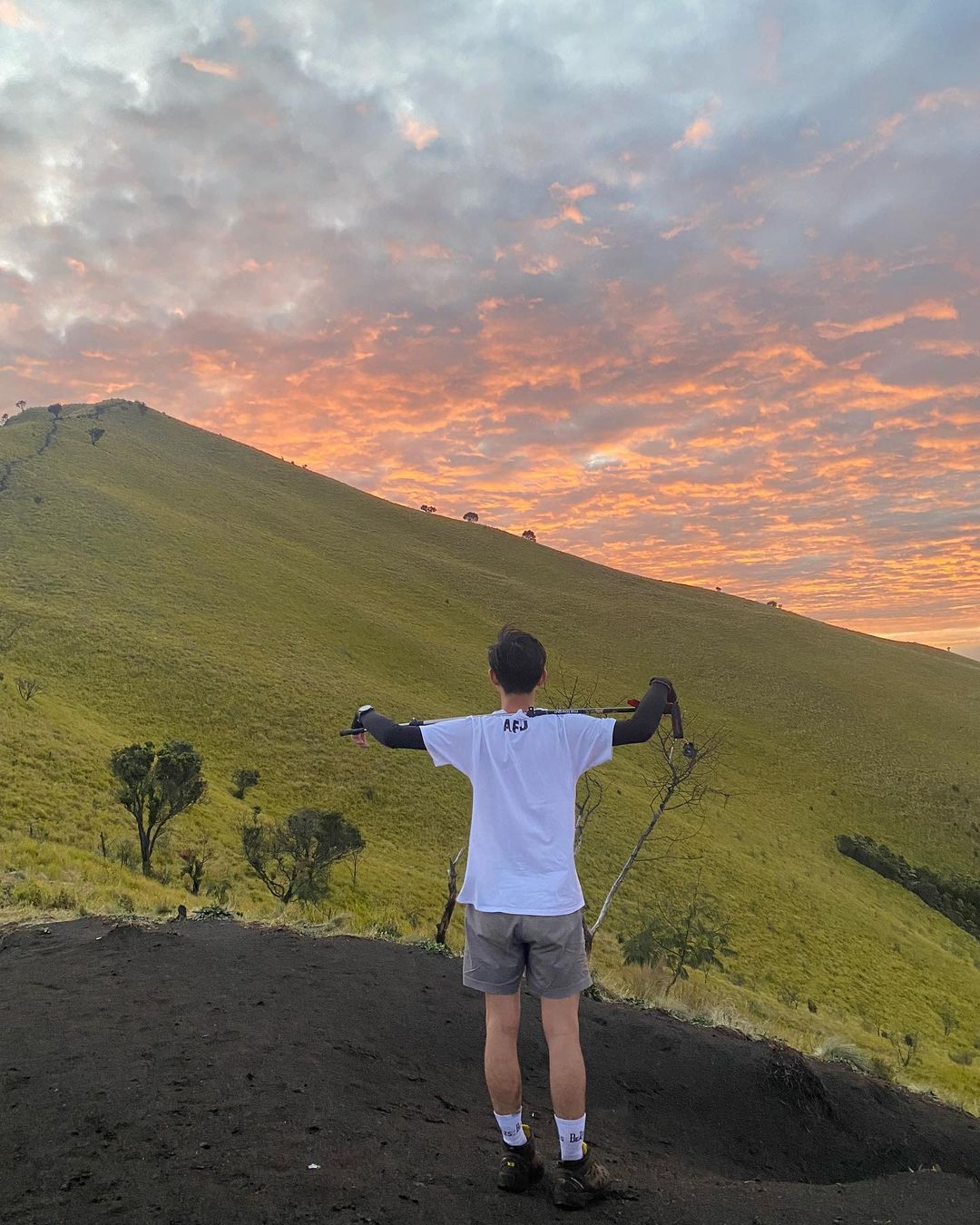 Gunung Merbabu Dimana ? Masa Sih Kamu Gak Tau Gunung Secantik Ini Ada ...