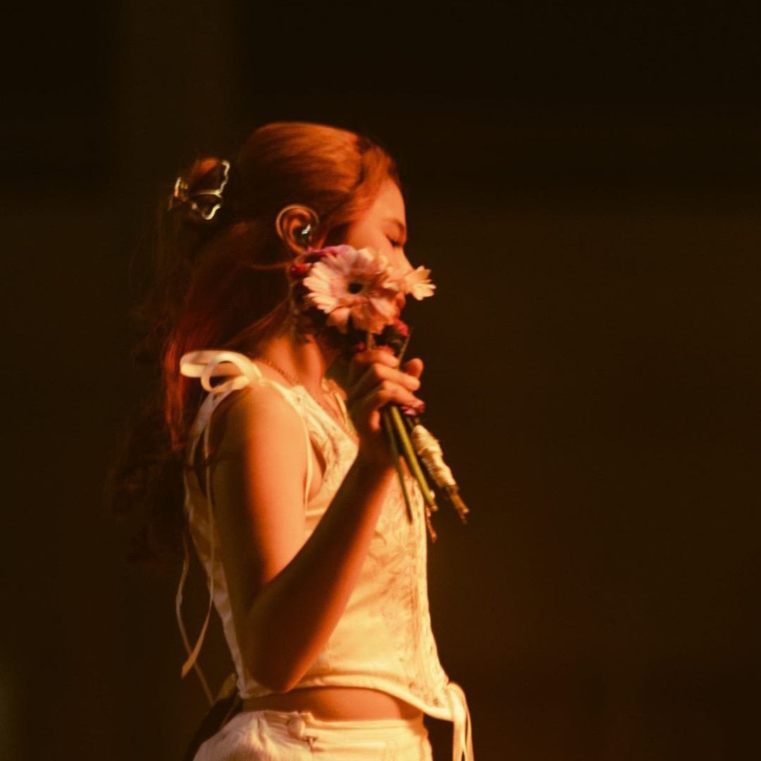 Album Terbaru Nadin Amizah: Untuk Dunia, Cinta, dan Kotornya. Apa ...