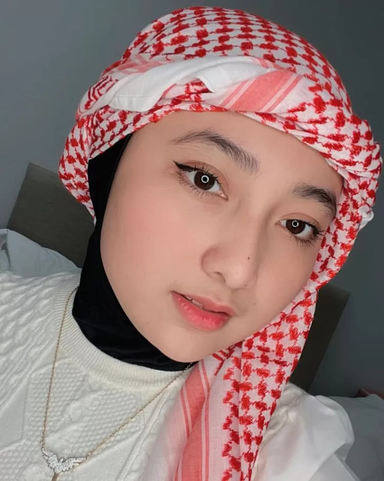 Klarifikasi Selebgram Auzura Qrzura: Kegaduhan di media sosial diduga ...