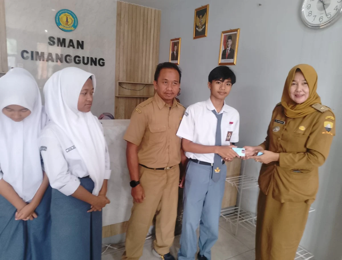 Cimanggung Dorong Pemilih Pemula Bikin E-KTP – Sumedang Ekspres