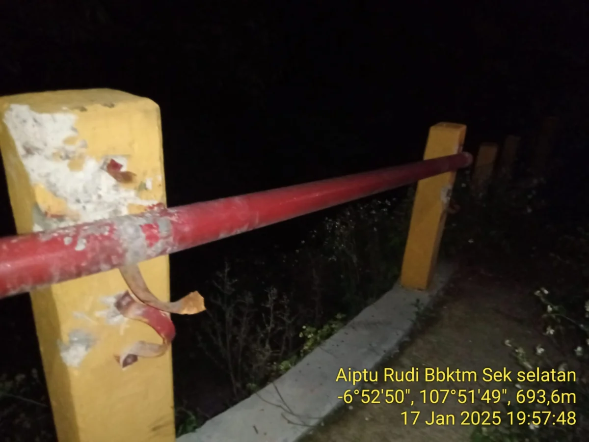 Polisi Tangkap Pencuri Besi Pembatas Jalan di Cadas Pangeran dalam Waktu Singkat – Sumedang Ekspres