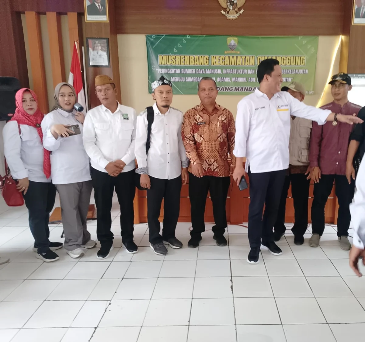 Warga Cimanggung Usulkan Cetak KTP di Kecamatan – Sumedang Ekspres