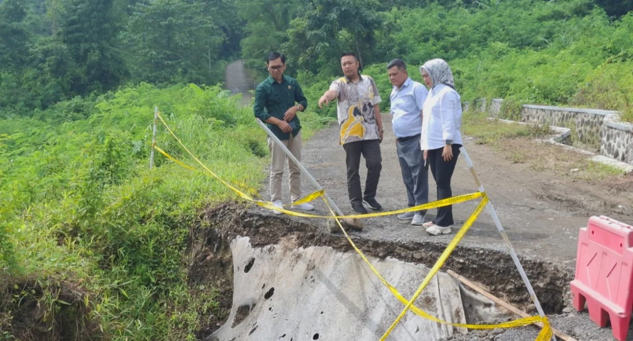 Acep Komaruddin Hidayat: Jalan Haurpapak Nyaris Putus, Butuh Penanganan Mendesak – Sumedang Ekspres
