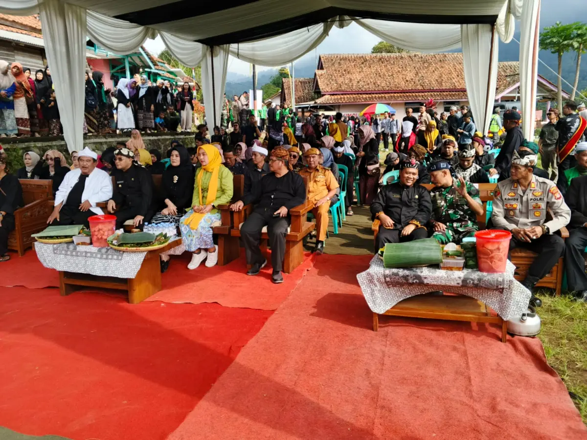 Rancakalong Meriahkan Adat Ngalaksa 2025: Warisan Budaya Sunda yang ...