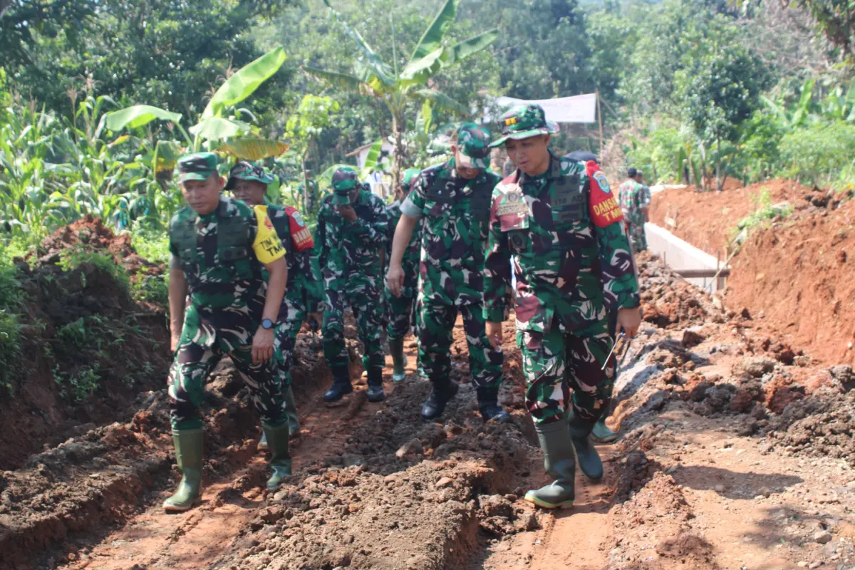 Wasev Tinjau Langsung Progres TMMD ke-124 Kodim 0610/Sumedang, Bukti Nyata Kemanunggalan TNI dan ...
