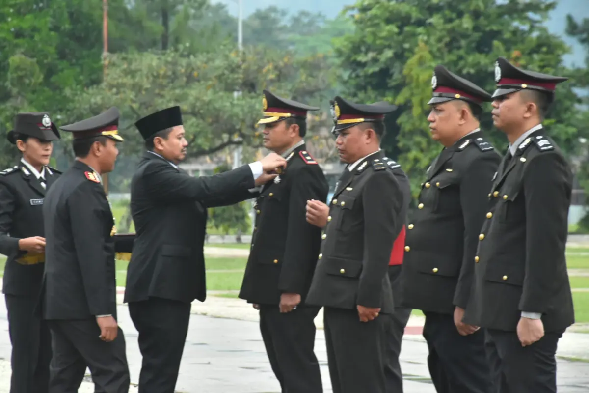 Pimpin Upacara Hari Bhayangkara ke-79, Bupati Dony: Polri untuk ...